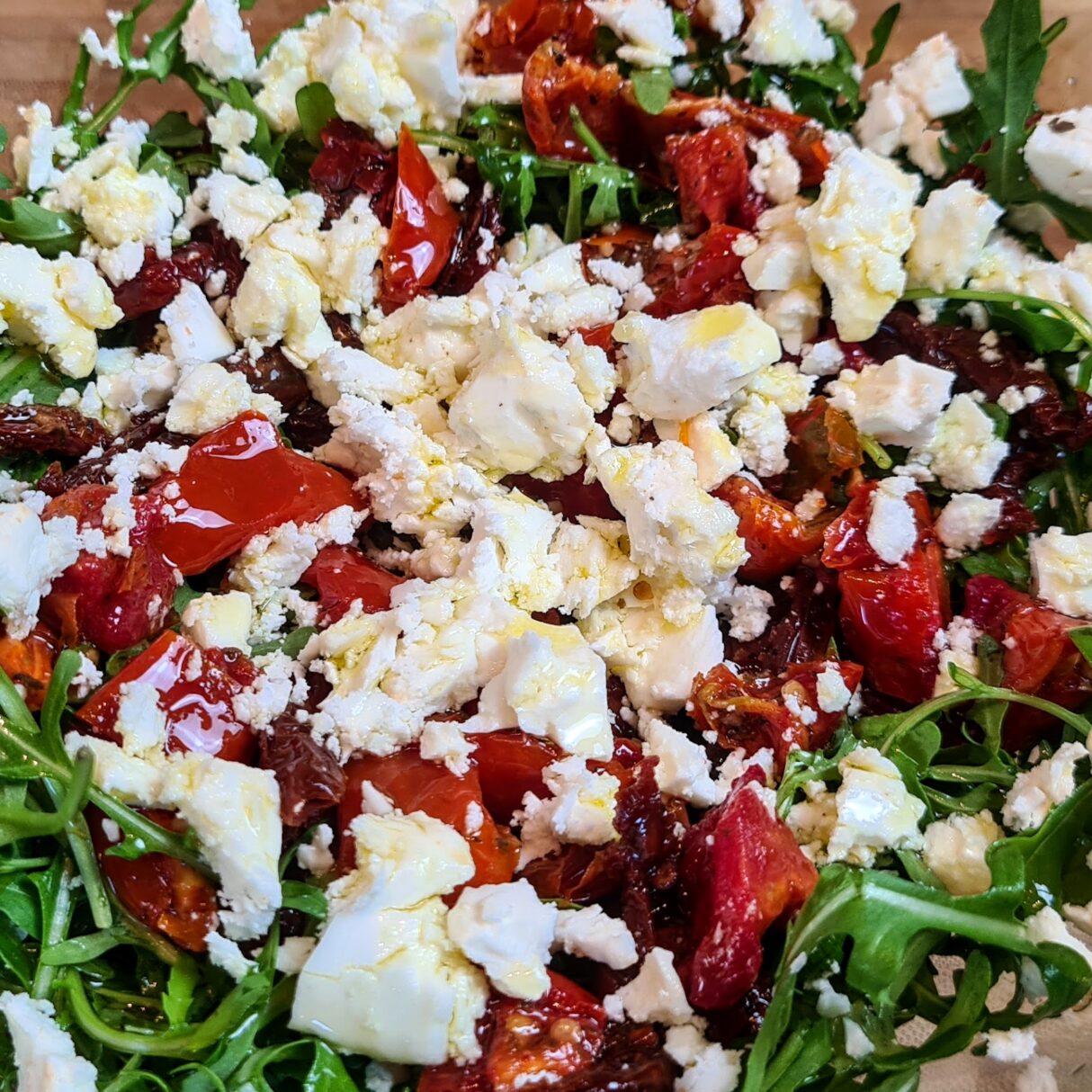 Rocket Salad With Dried Tomatoes – Everything To Taste
